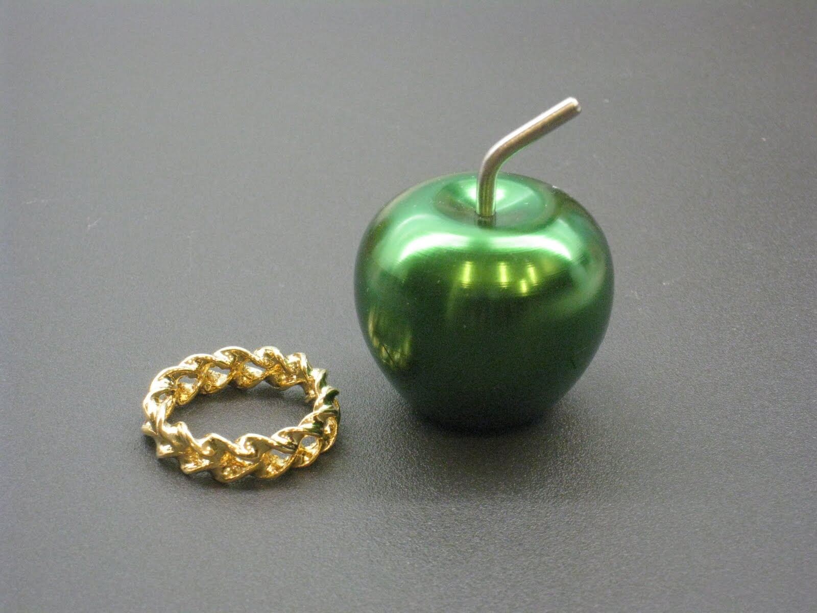 NEW Aluminum Apple Puzzle by Wil Strijbos (2021) - Puzzle Score